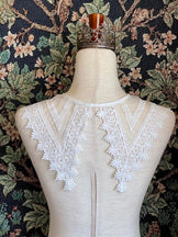 Historically Inspired Baroque Era White Lace Dagger Collar – Yore Finery